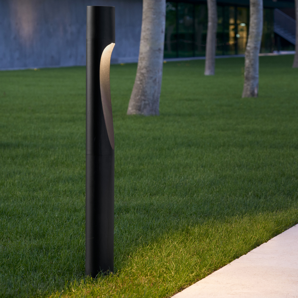 Louis Poulsen Flindt Garden LED Long Bollard