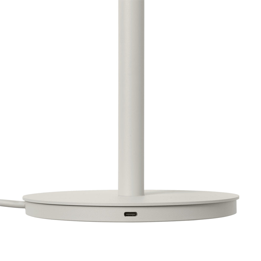 MUUTO Linear Table Lamp